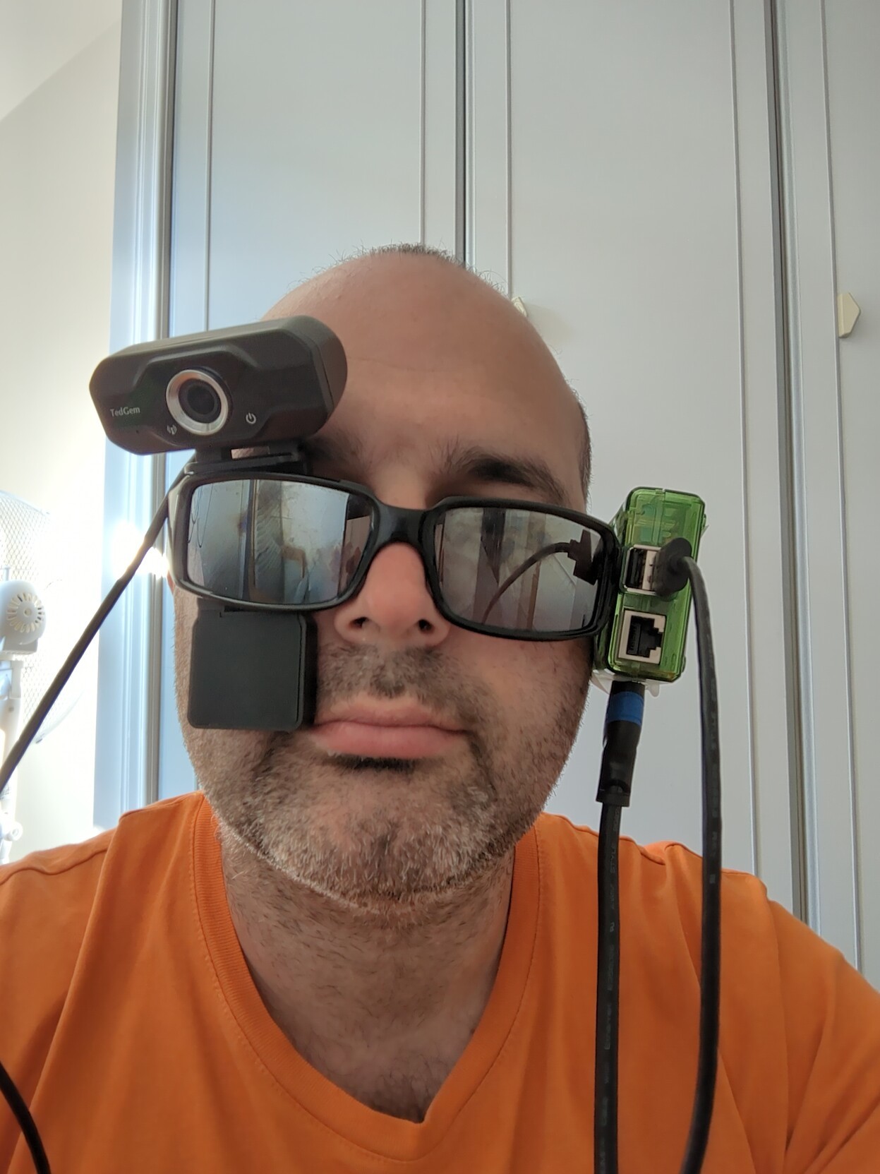 Papá Robot (@papa_robot@mastodon.cloud) - mastodon.cloud